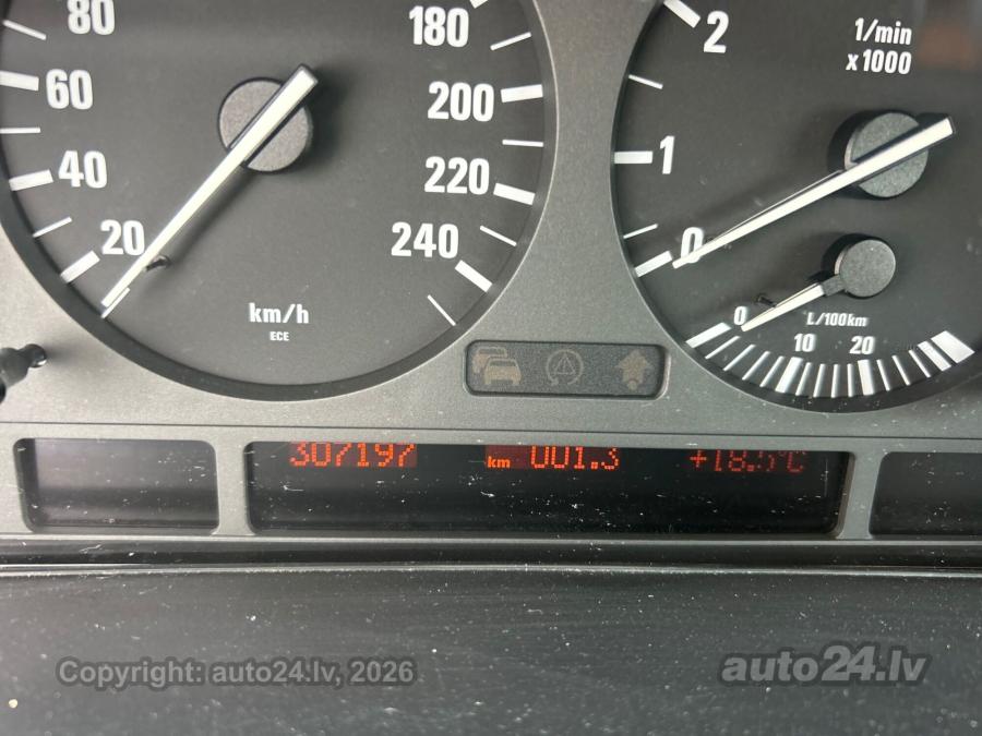Зеленый БМВ 5 Серия 2000 в Тарту, объемом двигателя 0.00 л и пробегом 307 тыс. км за 2800 €, фото 24 на AUTOMOTO.COM.LV
