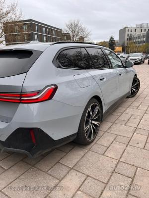 Pelēks BMW 5 Series 2024 Tallina, ar dzinēja tilpumu 2.00 L un nobraukumu 13 tūkst. km par 55500 €, foto 8 vietnē AUTOMOTO.COM.LV