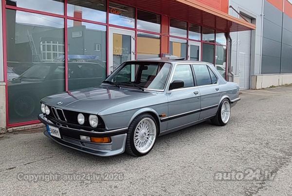 BMW 5 Series 1987 Tallina vietnē Pelēks BMW 5 Series 1987 Tallina, ar dzinēja tilpumu 2.70 L un nobraukumu 370 tūkst. km par 11900 €, foto 1 vietnē AUTOMOTO.COM.LV