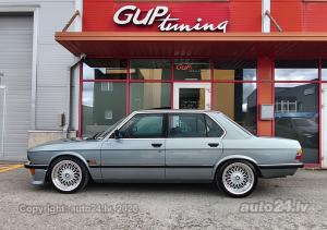 Pelēks BMW 5 Series 1987 Tallina, ar dzinēja tilpumu 2.70 L un nobraukumu 370 tūkst. km par 11900 €, foto 5 vietnē AUTOMOTO.COM.LV