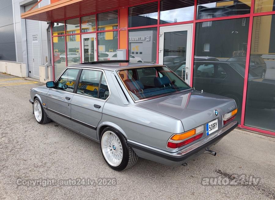 Pelēks BMW 5 Series 1987 Tallina, ar dzinēja tilpumu 2.70 L un nobraukumu 370 tūkst. km par 11900 €, foto 7 vietnē AUTOMOTO.COM.LV