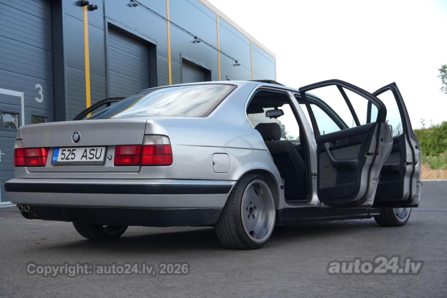 Pelēks BMW 5 Series 1992 Narva, ar dzinēja tilpumu 2.50 L un nobraukumu 330 tūkst. km par 9999 €, foto 10 vietnē AUTOMOTO.COM.LV
