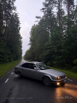 Pelēks BMW 5 Series 1992 Narva, ar dzinēja tilpumu 2.50 L un nobraukumu 330 tūkst. km par 9999 €, foto 15 vietnē AUTOMOTO.COM.LV
