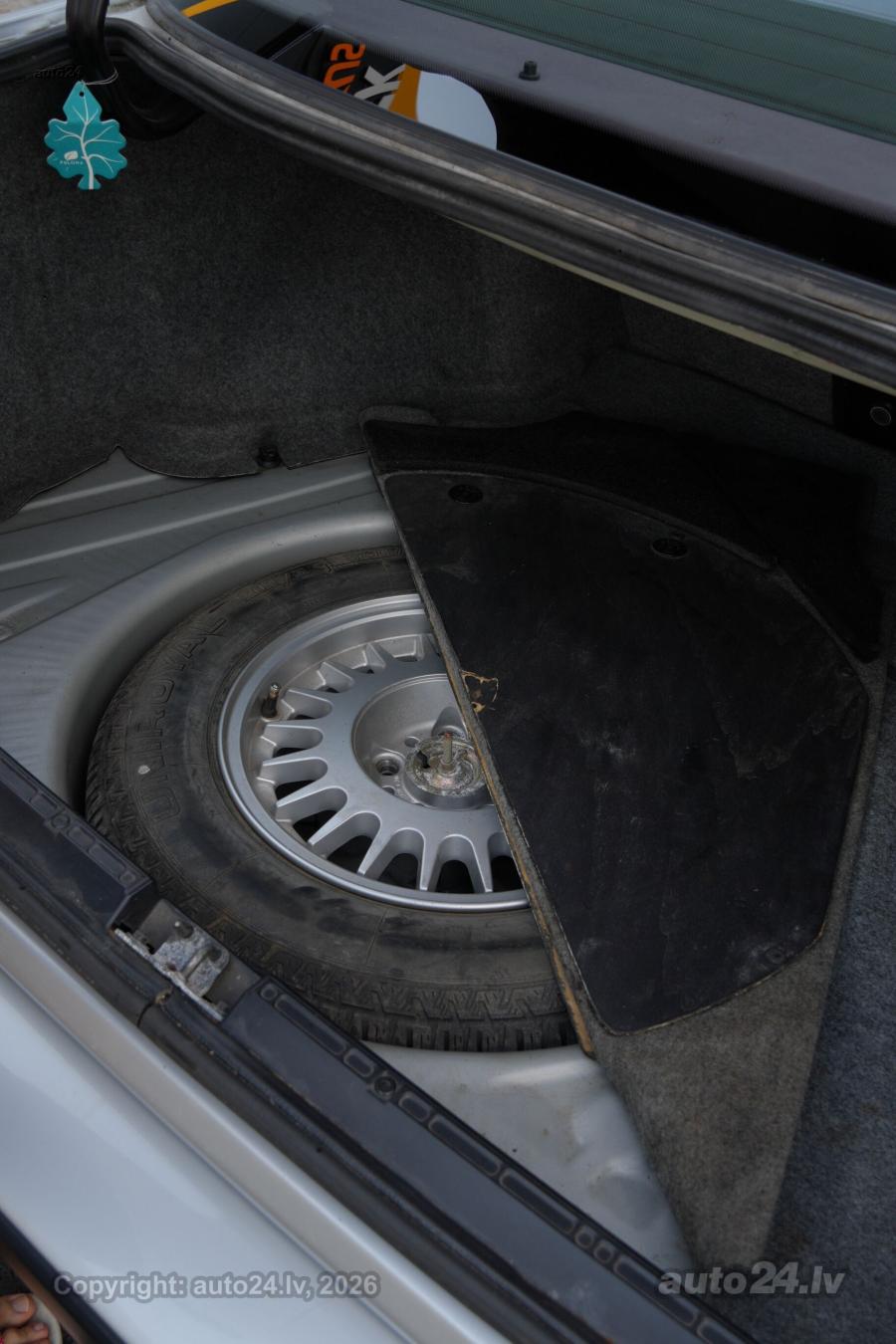 Pelēks BMW 5 Series 1992 Narva, ar dzinēja tilpumu 2.50 L un nobraukumu 330 tūkst. km par 9999 €, foto 22 vietnē AUTOMOTO.COM.LV