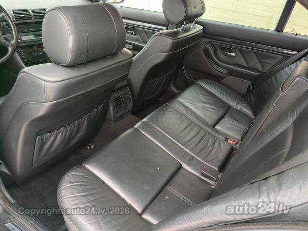 Pelēks BMW 5 Series 2000 Tartu, ar dzinēja tilpumu 3.00 L un nobraukumu 274 tūkst. km par 6190 €, foto 11 vietnē AUTOMOTO.COM.LV