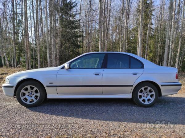 Pelēks BMW 5 Series 2001 Veru, ar dzinēja tilpumu 2.90 L un nobraukumu 398 tūkst. km par 2800 €, foto 1 vietnē AUTOMOTO.COM.LV