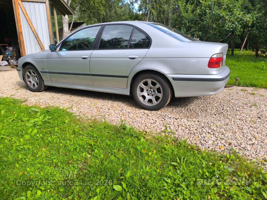 Grey BMW 5 Series 2001 in Tallinn, with an engine capacity of 2.90 L and mileage of 391 thousand km for 2300 €, photo 6 on AUTOMOTO.COM.LV