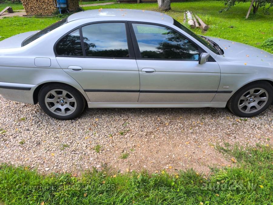 Grey BMW 5 Series 2001 in Tallinn, with an engine capacity of 2.90 L and mileage of 391 thousand km for 2300 €, photo 11 on AUTOMOTO.COM.LV
