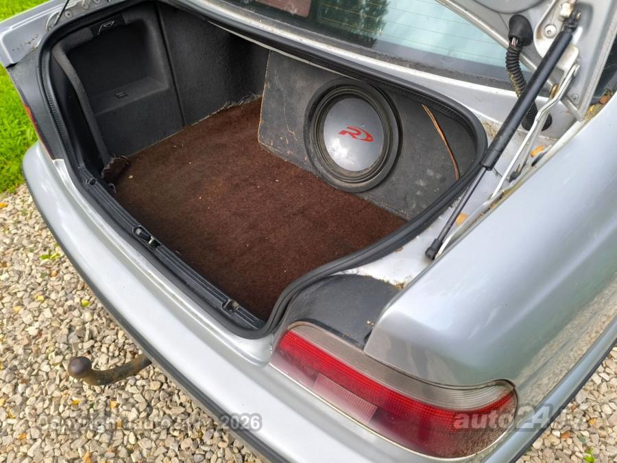 Grey BMW 5 Series 2001 in Tallinn, with an engine capacity of 2.90 L and mileage of 391 thousand km for 2300 €, photo 42 on AUTOMOTO.COM.LV