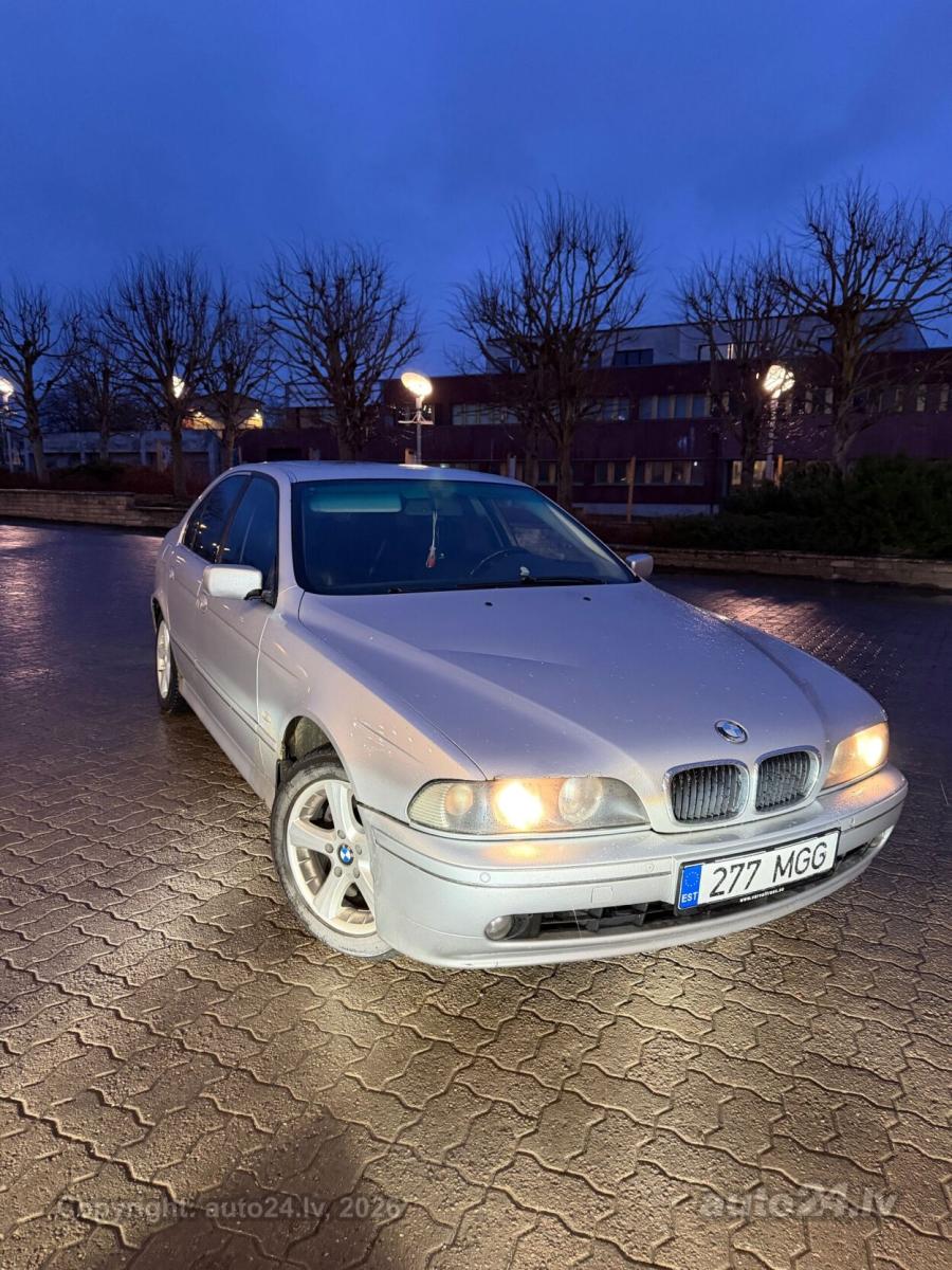 Pelēks BMW 5 Series 2002 Tallina, ar dzinēja tilpumu 3.00 L un nobraukumu 520 tūkst. km par 1800 €, foto 1 vietnē AUTOMOTO.COM.LV