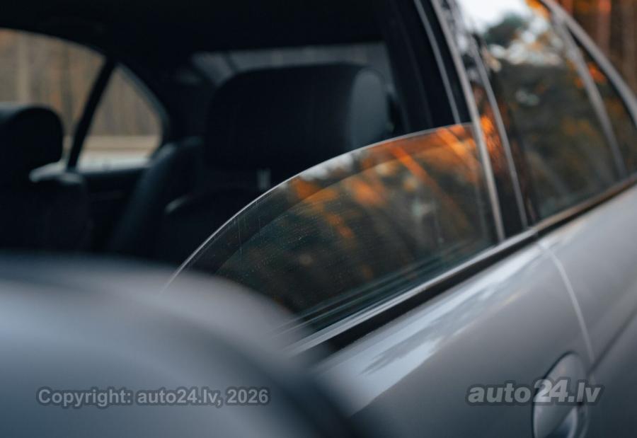Pelēks BMW 5 Series 2002 Tallina, ar dzinēja tilpumu 2.50 L un nobraukumu 322 tūkst. km par 12000 €, foto 16 vietnē AUTOMOTO.COM.LV