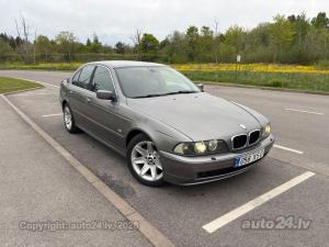 Pelēks BMW 5 Series 2002 Tallina, ar dzinēja tilpumu 2.50 L un nobraukumu 300 tūkst. km par 3499 €, foto  vietnē AUTOMOTO.COM.LV