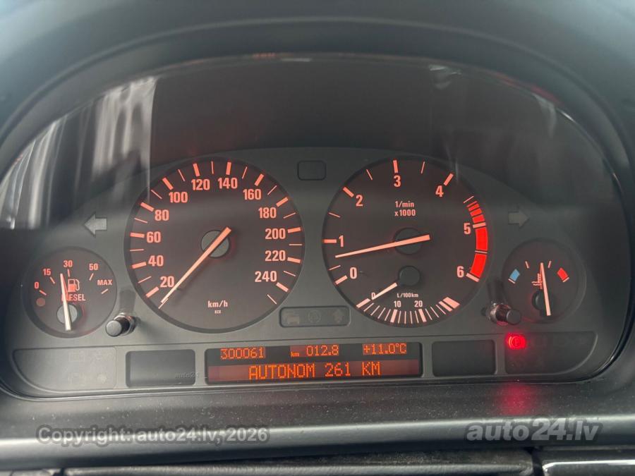Серый БМВ 5 Серия 2002 в Таллин, объемом двигателя 2.50 л и пробегом 300 тыс. км за 3499 €, фото 16 на AUTOMOTO.COM.LV