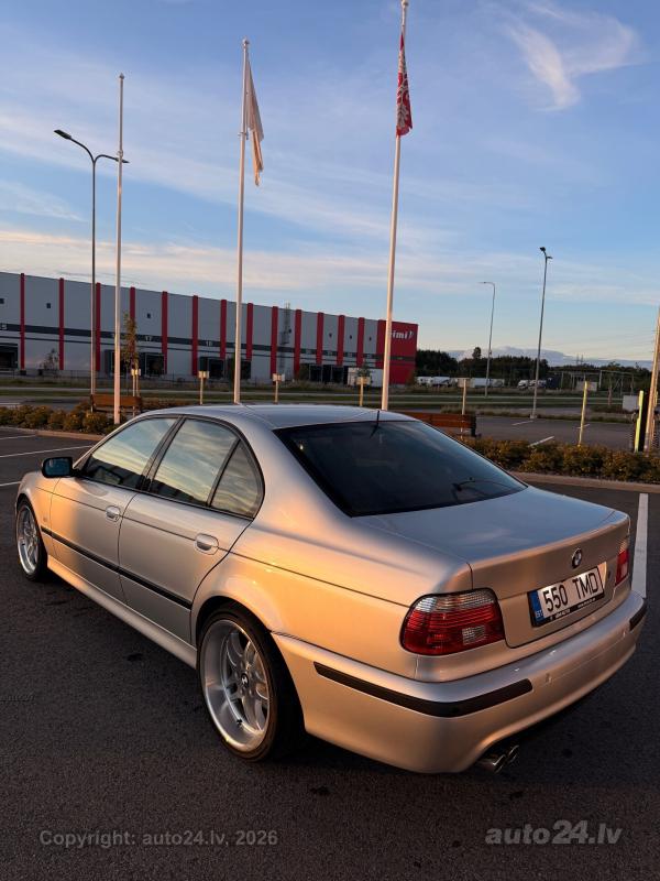Pelēks BMW 5 Series 2002 Tallina, ar dzinēja tilpumu 2.50 L un nobraukumu 324 tūkst. km par 7900 €, foto 4 vietnē AUTOMOTO.COM.LV