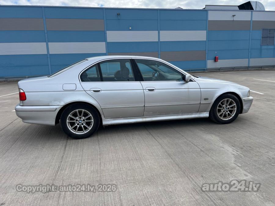 Pelēks BMW 5 Series 2003 Narva, ar dzinēja tilpumu 2.00 L un nobraukumu 347 tūkst. km par 999 €, foto 10 vietnē AUTOMOTO.COM.LV