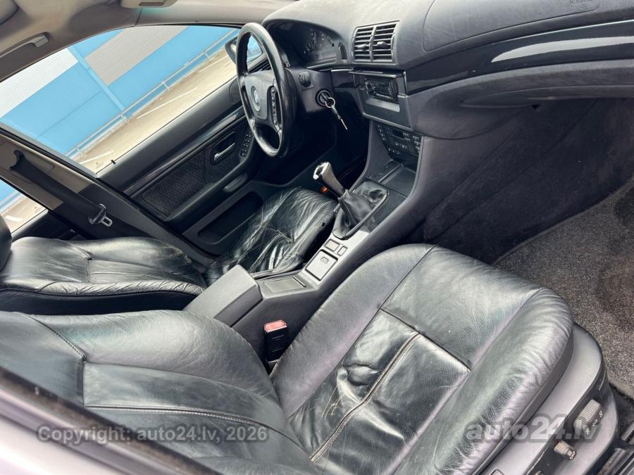 Pelēks BMW 5 Series 2003 Narva, ar dzinēja tilpumu 2.00 L un nobraukumu 347 tūkst. km par 999 €, foto 15 vietnē AUTOMOTO.COM.LV
