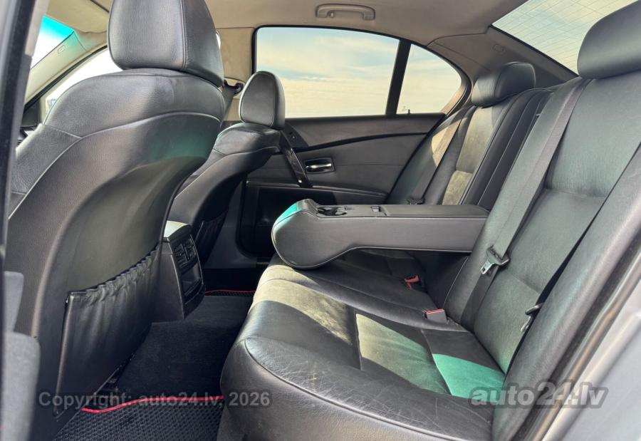 Pelēks BMW 5 Series 2003 Tallina, ar dzinēja tilpumu 3.00 L un nobraukumu 449 tūkst. km par 4199 €, foto 12 vietnē AUTOMOTO.COM.LV