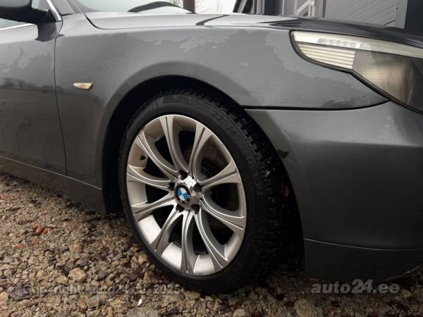 Pelēks BMW 5 Series 2004 Tallina, ar dzinēja tilpumu 2.50 L un nobraukumu 360 tūkst. km par 2550 €, foto 4 vietnē AUTOMOTO.COM.LV