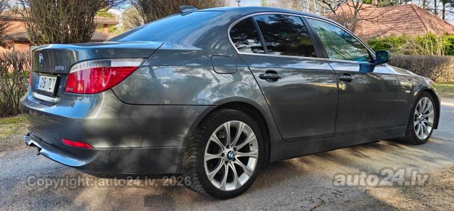 Pelēks BMW 5 Series 2004 Tartu, ar dzinēja tilpumu 2.50 L un nobraukumu 363 tūkst. km par 3490 €, foto 2 vietnē AUTOMOTO.COM.LV