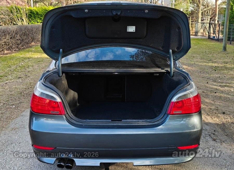 Pelēks BMW 5 Series 2004 Tartu, ar dzinēja tilpumu 2.50 L un nobraukumu 363 tūkst. km par 3490 €, foto 10 vietnē AUTOMOTO.COM.LV