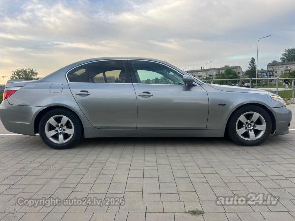 Grey BMW 5 Series 2004 in Riga, with an engine capacity of 2.20 L and mileage of 293 thousand km for 3000 €, photo 3 on AUTOMOTO.COM.LV