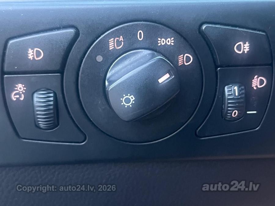 Pelēks BMW 5 Series 2004 Rīga, ar dzinēja tilpumu 2.20 L un nobraukumu 293 tūkst. km par 3000 €, foto 20 vietnē AUTOMOTO.COM.LV