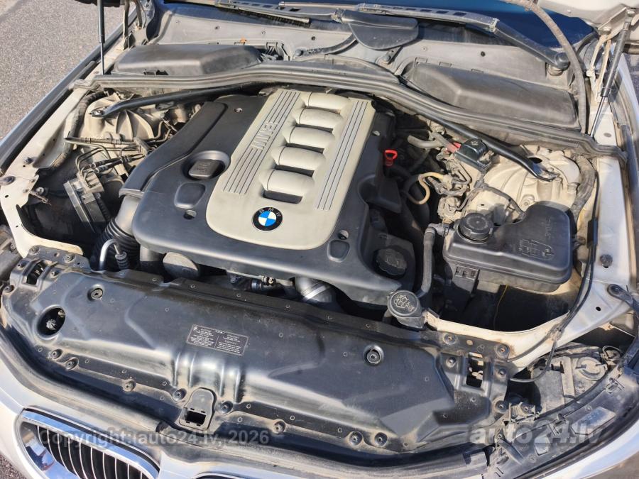 Pelēks BMW 5 Series 2005 Tallina, ar dzinēja tilpumu 2.50 L un nobraukumu 0 tūkst. km par 3499 €, foto 13 vietnē AUTOMOTO.COM.LV