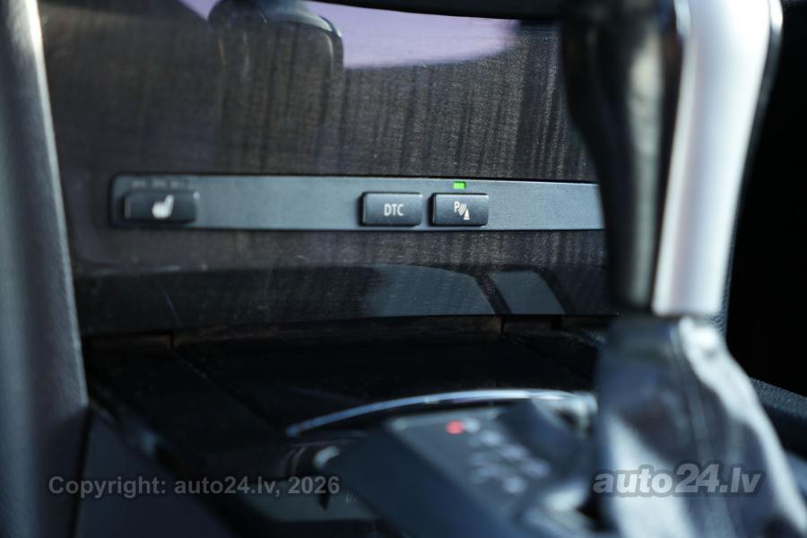 Grey BMW 5 Series 2006 in Riga, with an engine capacity of 3.00 L and mileage of 378 thousand km for 5790 €, photo 16 on AUTOMOTO.COM.LV