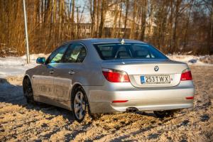Pelēks BMW 5 Series 2007 Tartu, ar dzinēja tilpumu 2.50 L un nobraukumu 282 tūkst. km par 4000 €, foto 4 vietnē AUTOMOTO.COM.LV