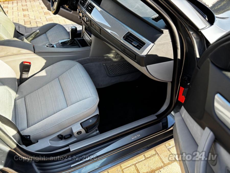 Pelēks BMW 5 Series 2007 Tartu, ar dzinēja tilpumu 2.00 L un nobraukumu 453 tūkst. km par 3999 €, foto 17 vietnē AUTOMOTO.COM.LV