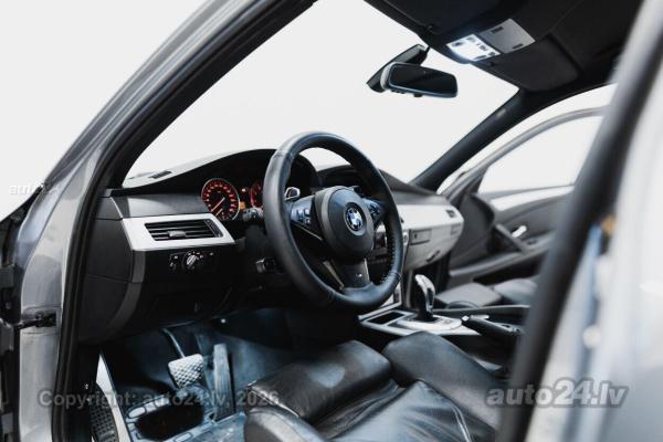 Pelēks BMW 5 Series 2008 Tallina, ar dzinēja tilpumu 3.00 L un nobraukumu 301 tūkst. km par 5990 €, foto 11 vietnē AUTOMOTO.COM.LV