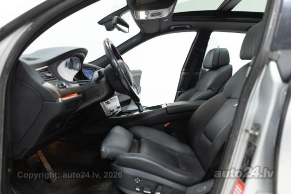 Pelēks BMW 5 Series 2009 Tallina, ar dzinēja tilpumu 3.00 L un nobraukumu 310 tūkst. km par 7499 €, foto 11 vietnē AUTOMOTO.COM.LV