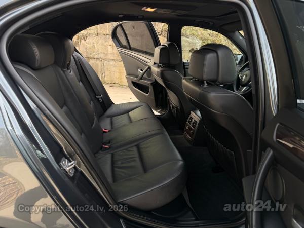 Pelēks BMW 5 Series 2009 Viljandi, ar dzinēja tilpumu 3.00 L un nobraukumu 362 tūkst. km par 7290 €, foto 10 vietnē AUTOMOTO.COM.LV