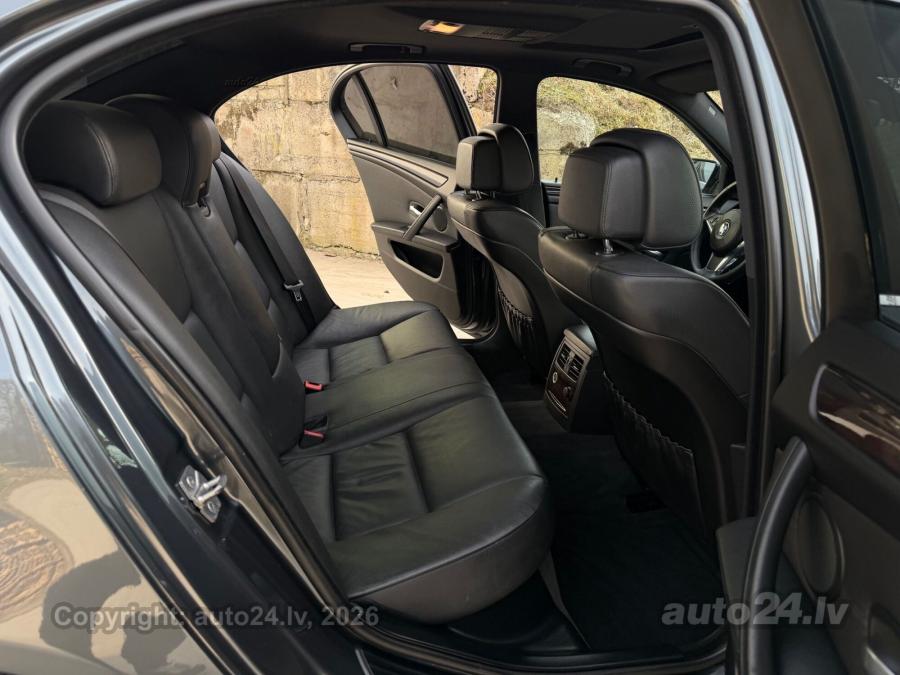 Grey BMW 5 Series 2009 in Viljandi, with an engine capacity of 3.00 L and mileage of 362 thousand km for 7290 €, photo 11 on AUTOMOTO.COM.LV