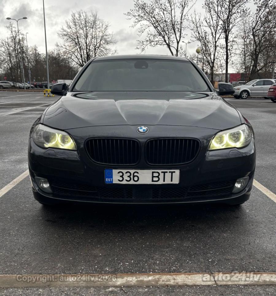 Pelēks BMW 5 Series 2010 Tallina, ar dzinēja tilpumu 3.00 L un nobraukumu 280 tūkst. km par 11000 €, foto 3 vietnē AUTOMOTO.COM.LV
