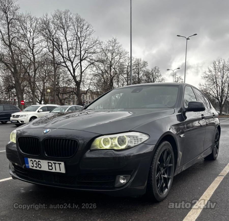 Pelēks BMW 5 Series 2010 Tallina, ar dzinēja tilpumu 3.00 L un nobraukumu 280 tūkst. km par 11000 €, foto 4 vietnē AUTOMOTO.COM.LV