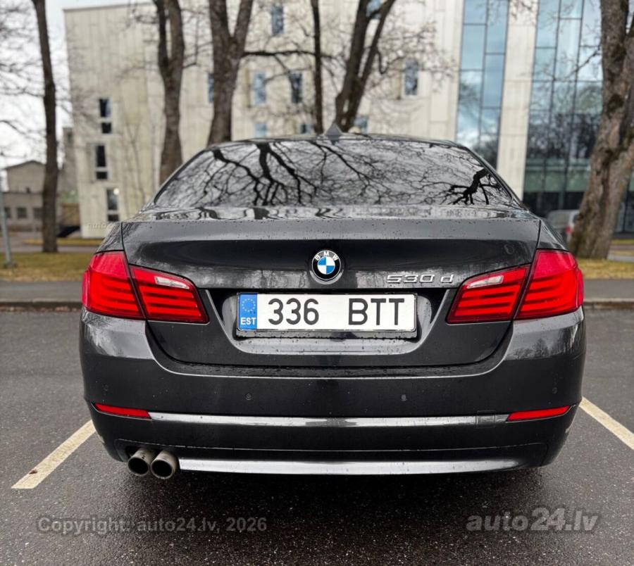 Pelēks BMW 5 Series 2010 Tallina, ar dzinēja tilpumu 3.00 L un nobraukumu 280 tūkst. km par 11000 €, foto 7 vietnē AUTOMOTO.COM.LV