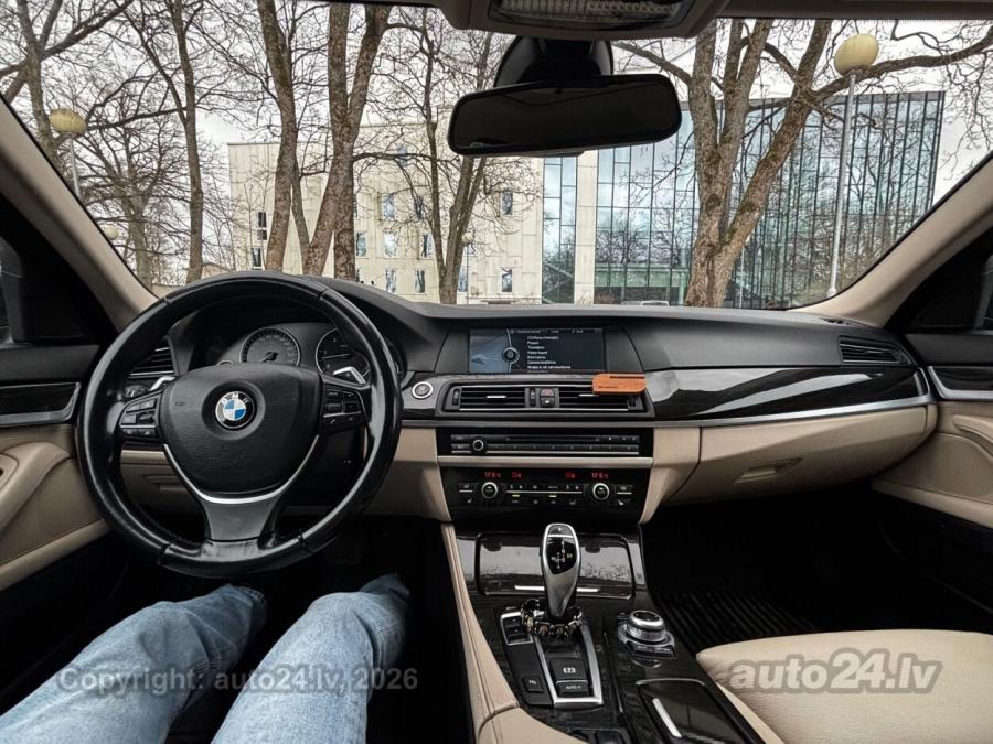 Pelēks BMW 5 Series 2010 Tallina, ar dzinēja tilpumu 3.00 L un nobraukumu 280 tūkst. km par 11000 €, foto 11 vietnē AUTOMOTO.COM.LV