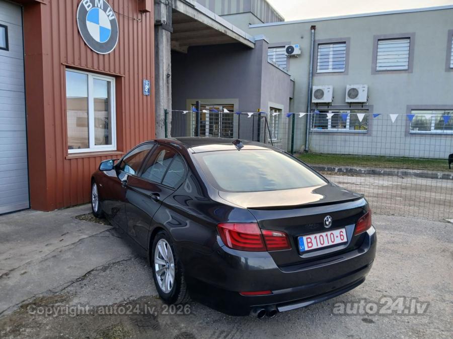 Pelēks BMW 5 Series 2010 Cēsis, ar dzinēja tilpumu 3.00 L un nobraukumu 263 tūkst. km par 8500 €, foto 5 vietnē AUTOMOTO.COM.LV