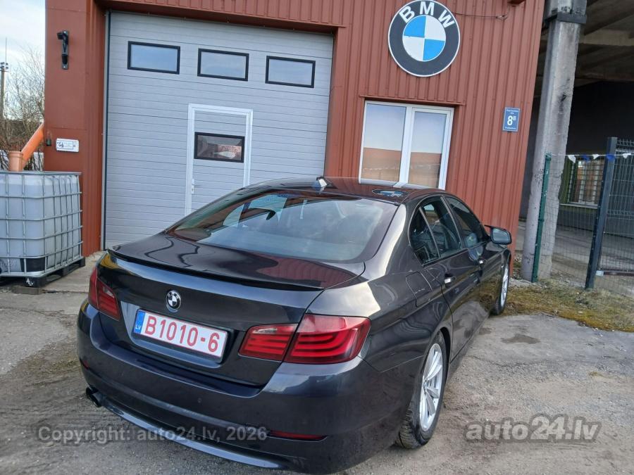 Pelēks BMW 5 Series 2010 Cēsis, ar dzinēja tilpumu 3.00 L un nobraukumu 263 tūkst. km par 8500 €, foto 7 vietnē AUTOMOTO.COM.LV