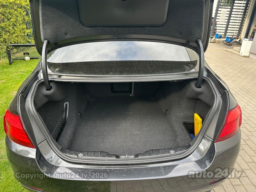 Grey BMW 5 Series 2010 in Tallinn, with an engine capacity of 3.00 L and mileage of 193 thousand km for 9000 €, photo 18 on AUTOMOTO.COM.LV
