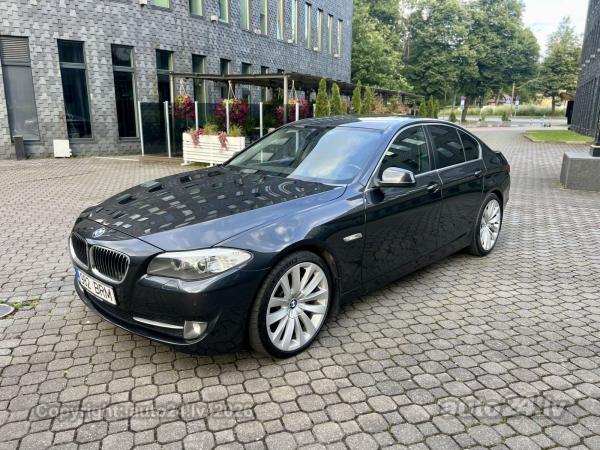 Grey BMW 5 Series 2010 in Tallinn, with an engine capacity of 3.00 L and mileage of 411 thousand km for 8999 €, photo 1 on AUTOMOTO.COM.LV