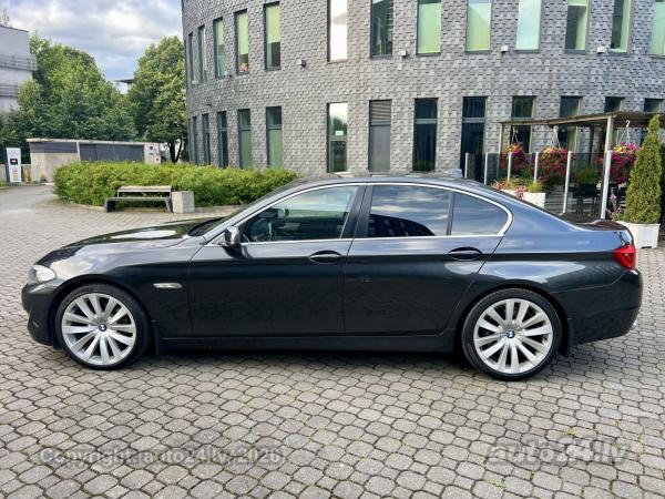 Grey BMW 5 Series 2010 in Tallinn, with an engine capacity of 3.00 L and mileage of 411 thousand km for 8999 €, photo 7 on AUTOMOTO.COM.LV
