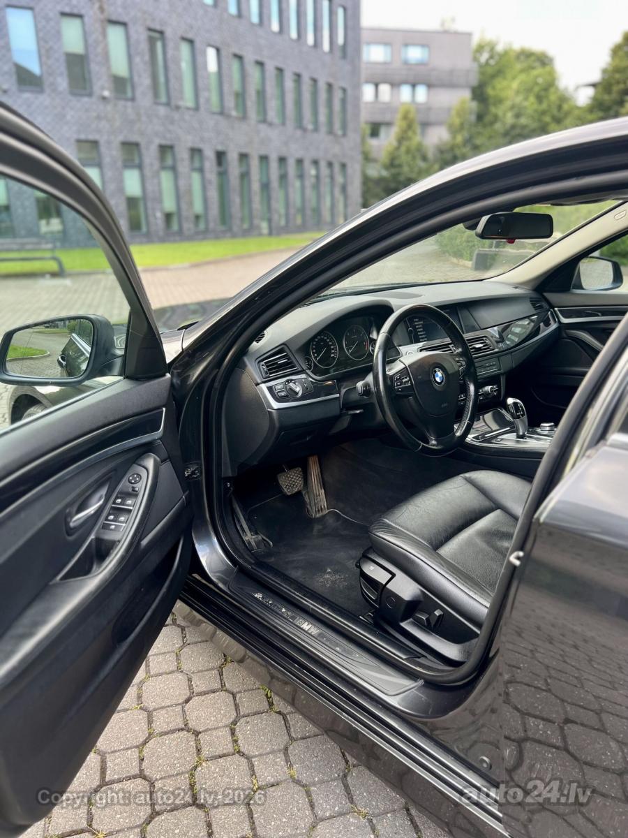 Pelēks BMW 5 Series 2010 Tallina, ar dzinēja tilpumu 3.00 L un nobraukumu 411 tūkst. km par 8999 €, foto 10 vietnē AUTOMOTO.COM.LV