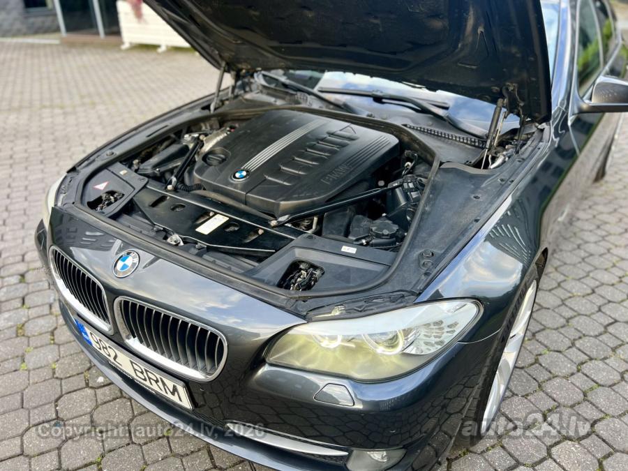 Pelēks BMW 5 Series 2010 Tallina, ar dzinēja tilpumu 3.00 L un nobraukumu 411 tūkst. km par 8999 €, foto 20 vietnē AUTOMOTO.COM.LV