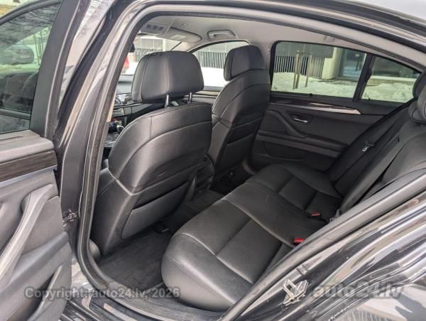 Pelēks BMW 5 Series 2011 Tallina, ar dzinēja tilpumu 2.99 L un nobraukumu 270 tūkst. km par 12500 €, foto 11 vietnē AUTOMOTO.COM.LV
