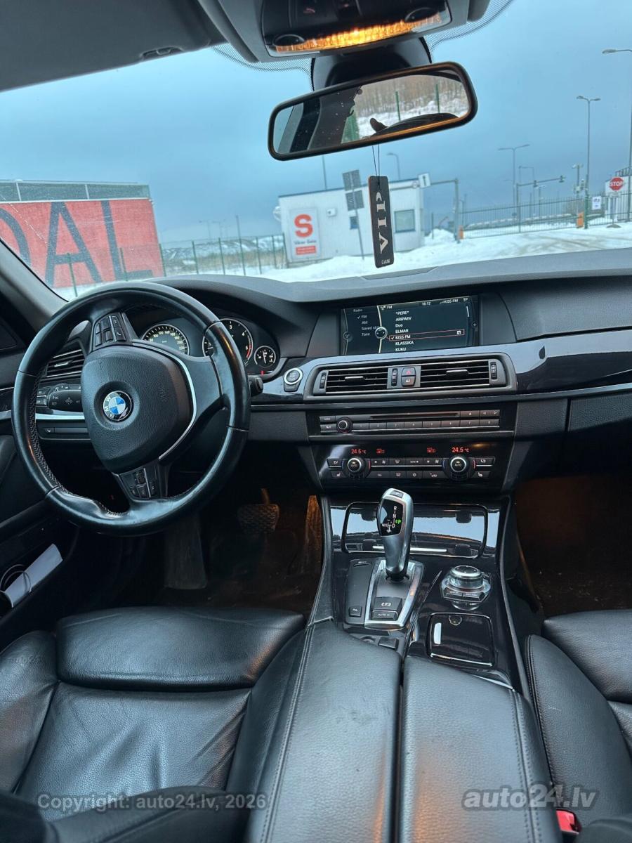 Pelēks BMW 5 Series 2011 Tallina, ar dzinēja tilpumu 3.00 L un nobraukumu 298 tūkst. km par 10500 €, foto 8 vietnē AUTOMOTO.COM.LV