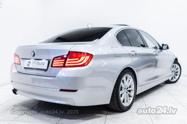 Pelēks BMW 5 Series 2011 Tallina, ar dzinēja tilpumu 3.00 L un nobraukumu 299 tūkst. km par 8500 €, foto 6 vietnē AUTOMOTO.COM.LV