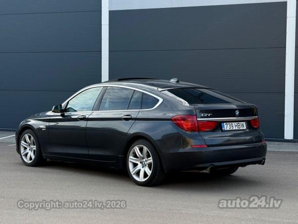 Pelēks BMW 5 Series 2011 Tallina, ar dzinēja tilpumu 3.00 L un nobraukumu 318 tūkst. km par 8890 €, foto 4 vietnē AUTOMOTO.COM.LV