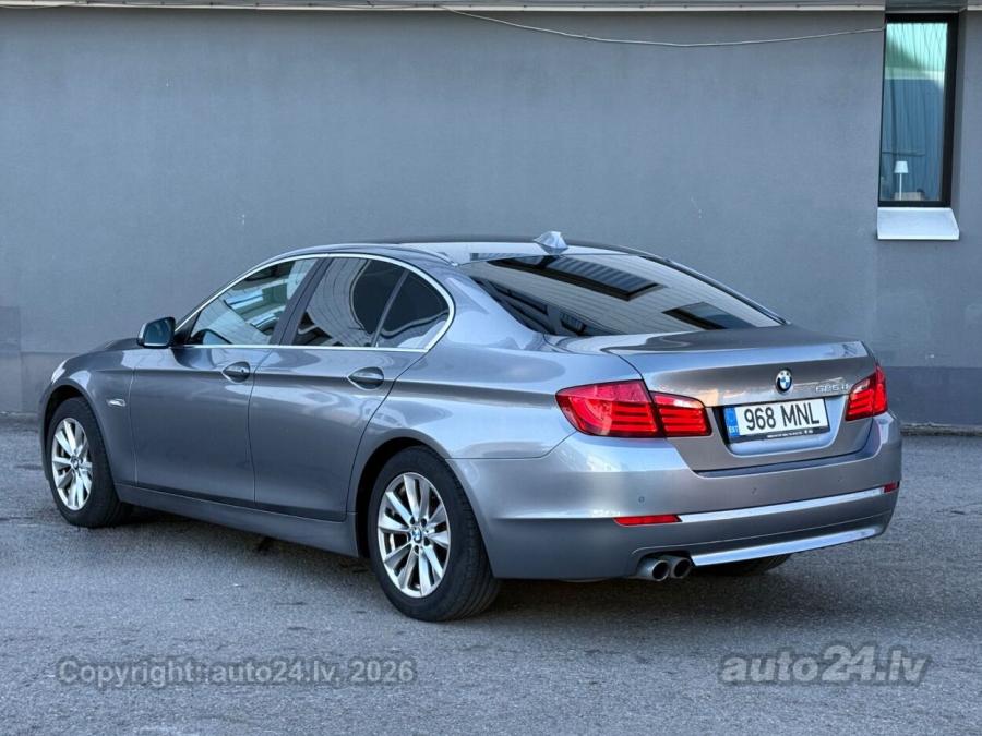 Grey BMW 5 Series 2011 in Tallinn, with an engine capacity of 3.00 L and mileage of 121 thousand km for 9900 €, photo 3 on AUTOMOTO.COM.LV